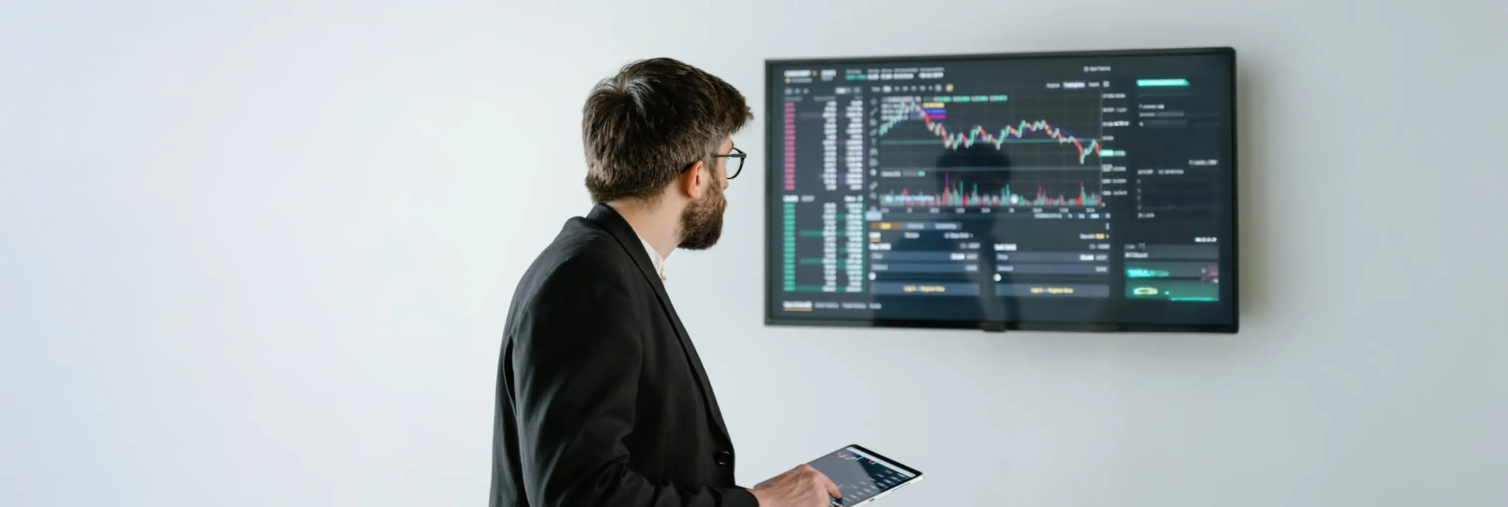 Fibonacci Trading: Retracements, Extensions and Strategies
